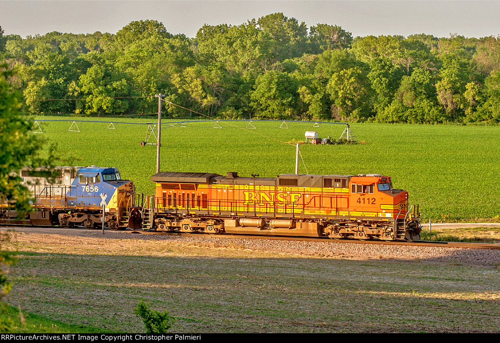 BNSF 4112 Leads U-TNDKCX0-10